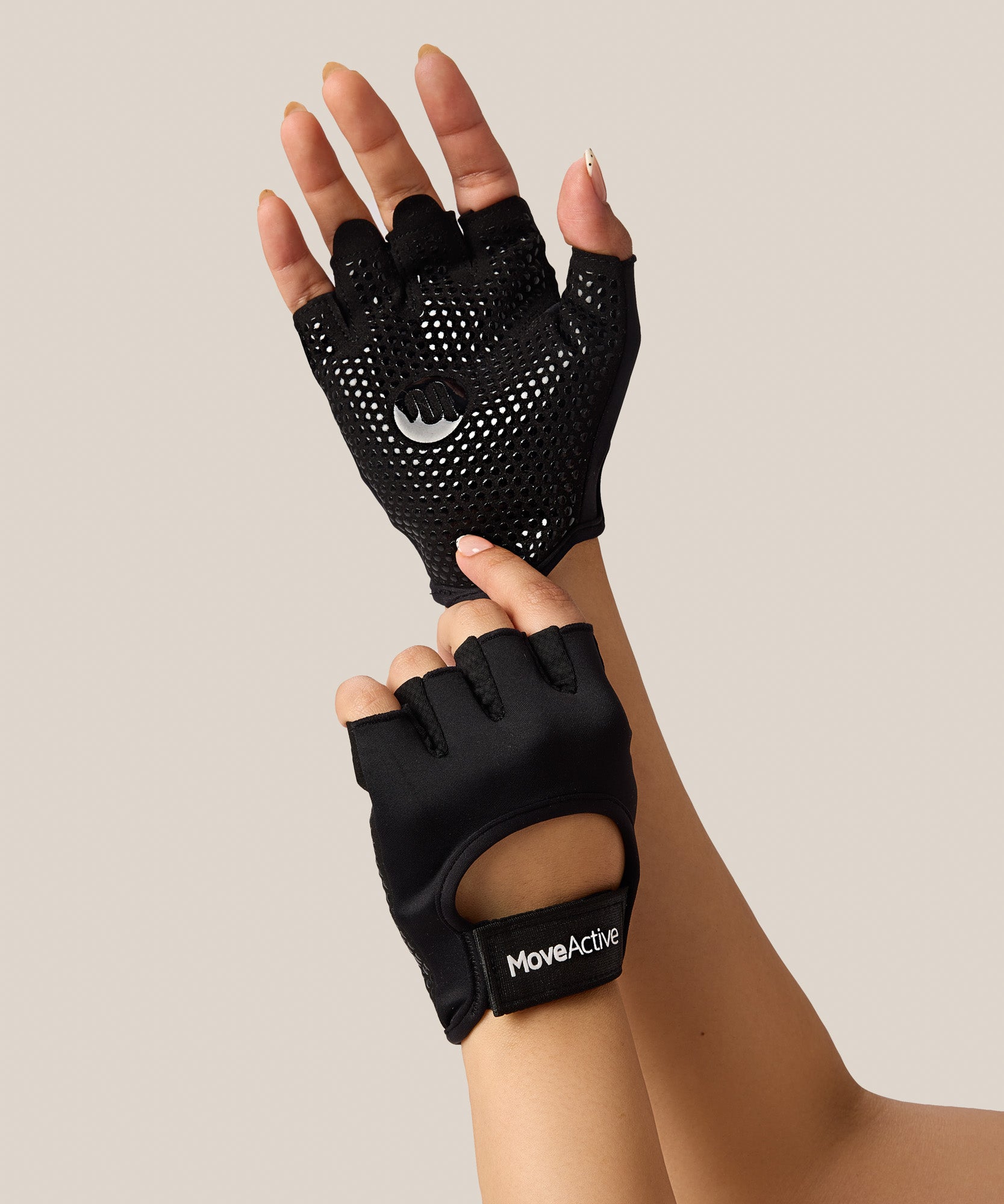 Grip Gloves Black | MoveActive